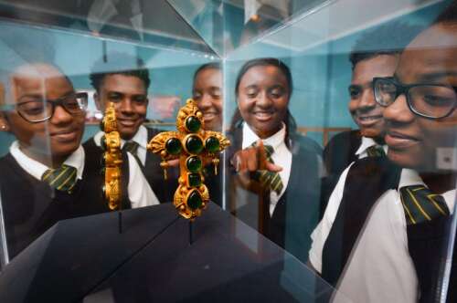 Island’s most renowned explorer, Teddy Tucker dies at 89 - The Royal ...