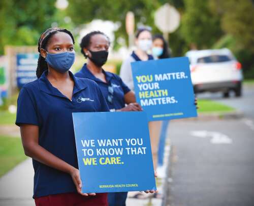 Bermuda Health Council hits streets to cheer up commuters - The Royal ...